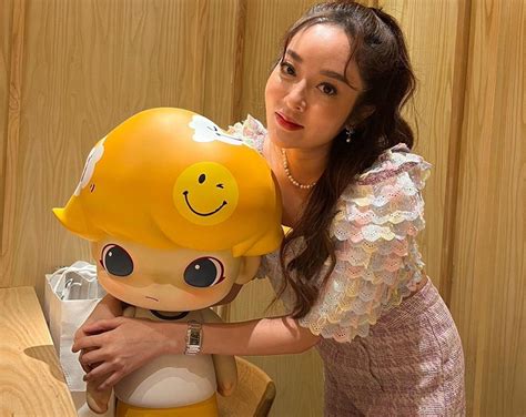 ส่องของขวัญ แก้มบุ๋ม ปรียาดา ปีนี้แฟนเปย์ให้แบบจุก ๆ เปิดมาถึงกับน้ำตาไหล