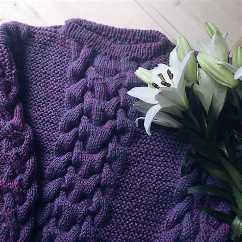 Вязаный свитер фиолетовый ручная работа косы платочная вязка спицами лилии Knitted Sweaters