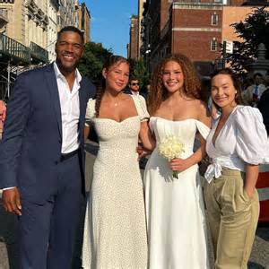 Michael Strahans Striking Ex Wife Is Their Twin Daughters Double In