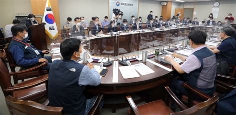 이 와중에 민노총 황당한 요구내년 최저임금 25 인상하라 한국경제