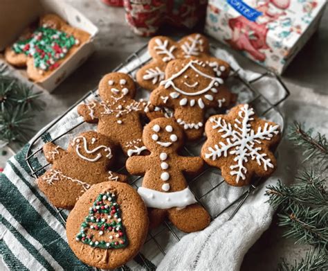 Easy Festive Gingerbread Cookies