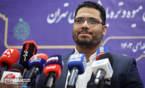 نشست صمیمانه مدیرعامل سازمان مدیریت میادین میوه و تره‌بار شهرداری تهران