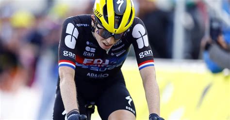 🎥 Demi Vollering Wordt Alweer Tweede In De Tour En Trekt Stevige