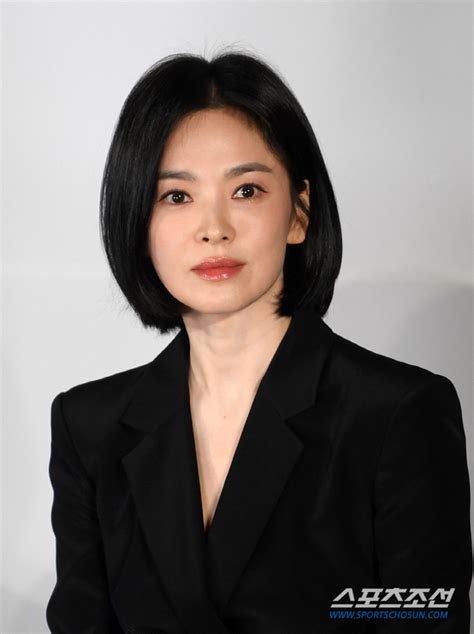 송혜교 얼굴 또 갈아끼웠네검은 수녀들 전무후무 수녀로 역대급 변신