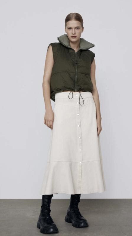 Спідниця Zara — ціна 400 грн у каталозі Міді спідниці Купити жіночі речі за доступною ціною на