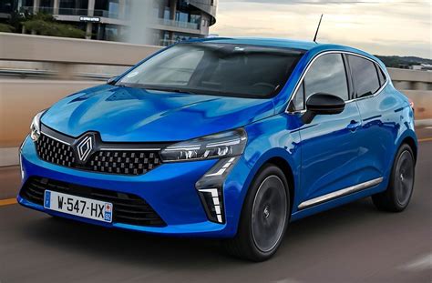 Nuova Renault Clio 2023 la city car rinnovata è un vero e proprio