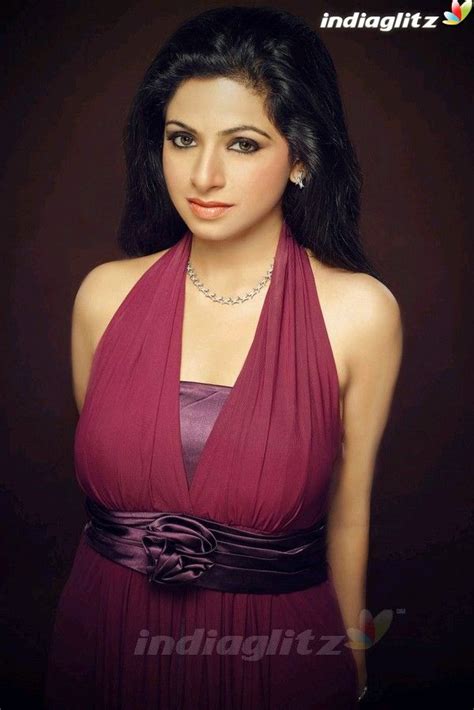 Pin On Aishwarya Menon Indian Model Model Indian Beauty