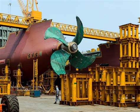 Maersk Triple E Propeller While In Construction Scrolller