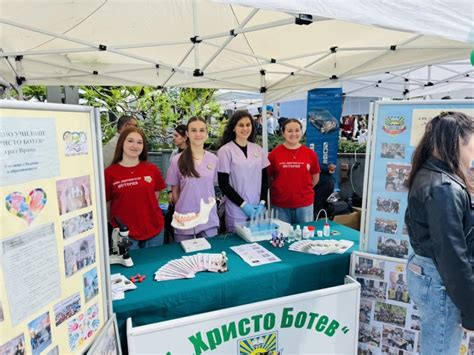 Представиха възможностите за обучение на младите хора от Враца снимки