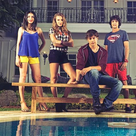 Кварталът на Богатите Youtube