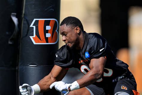 Bengals Rookie Jeff Gunter And His Mother Fight Their Battles Together