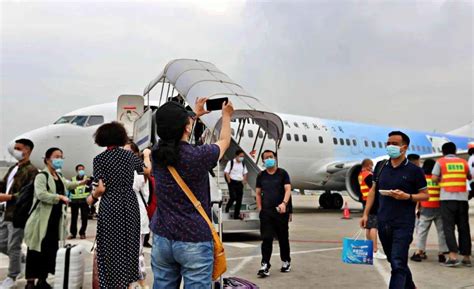 冬奥主题彩绘飞机抵达重庆江北国际机场迎接北京冬奥会倒计时500天附视频 搜狐大视野 搜狐新闻