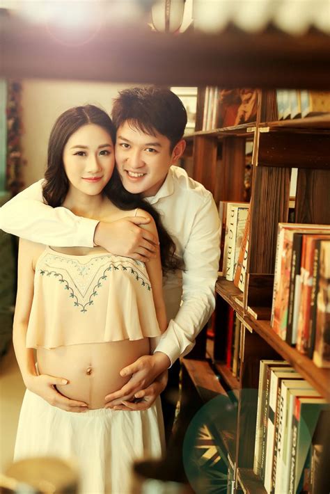 浪漫满屋孕妇夫妻照摄影太温馨了 孕妇图片 妈妈宝宝网