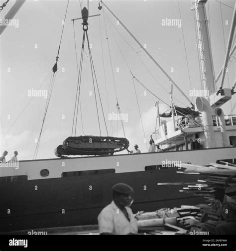 Workers Ships Containers Loading Unloading Date Undated Keywords Workers Containers