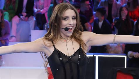 Angelina Mango Dopo Amici Beccata Con È Proprio Lui Altro Che Wax