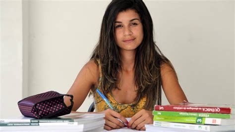 Quase Metade Das Escolas Estaduais Do Rio Foram Reprovadas No Enem