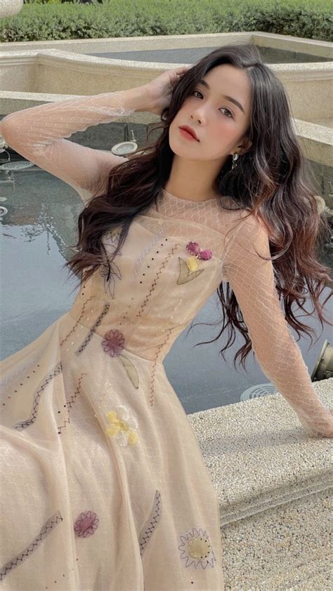 Maven Váy nude dài họa tiết cánh đồng hoa V281 Yunie Clothes
