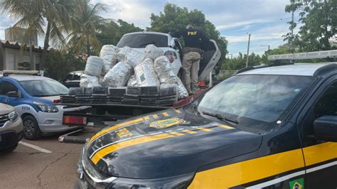 Adolescente é apreendido tentando fugir de carro roubado carregado de