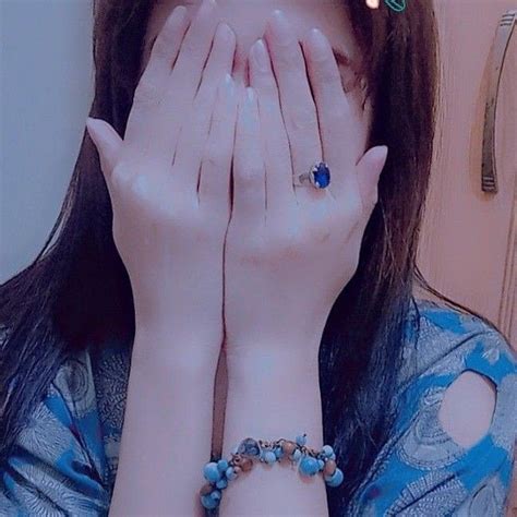 2860 Half Face Girl Dp Profile Pictures Hd Images
