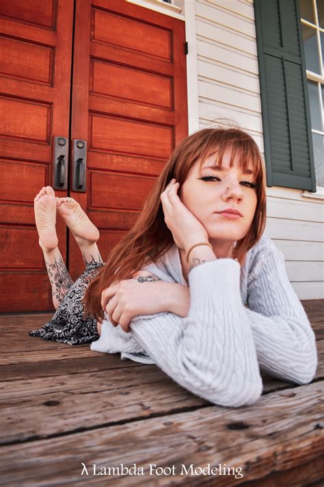 Jennifer L Set 1 — λ Lambda Foot Modeling