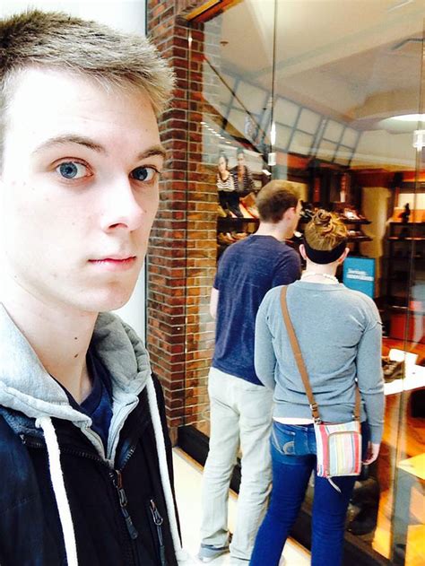 Man Documents His Life As The Third Wheel For 3 Years In Awkward