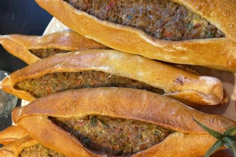 Kıymalı Mini Pide Tarifi Nasıl Yapılır