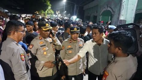 Dikepung Ratusan Massa 2 Orang Terduga Pencabulan Di Ponpes Bekasi Ini