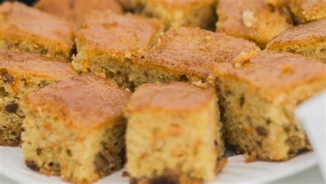 Bolo de nozes simples e delicioso faça para o café da tarde veja Tudo de Receitas