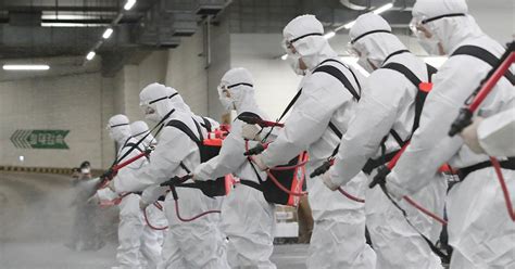 코로나19 확산 막아라 軍 동대구터미널 방역작전