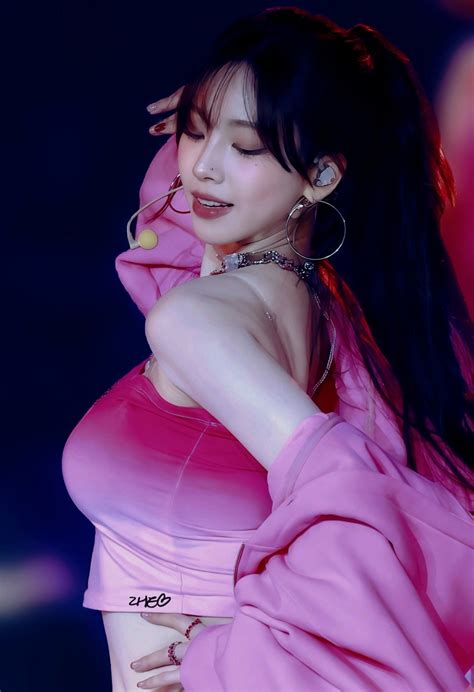 Pin De Taka 🇰🇷🇯🇵 Em 森田ひかる Em 2025 Esposa Perfeita Esposa