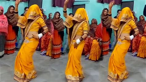 मैनपुरी में नई नवेली दुल्हन ने अपने मनपसंद गाने पे किया कमर तोड़ देहाती