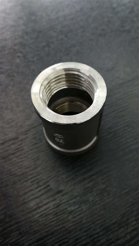 Stainless Steel Pipe Fitting SS304 BSPT NPT Thread Screw Socket 1 1