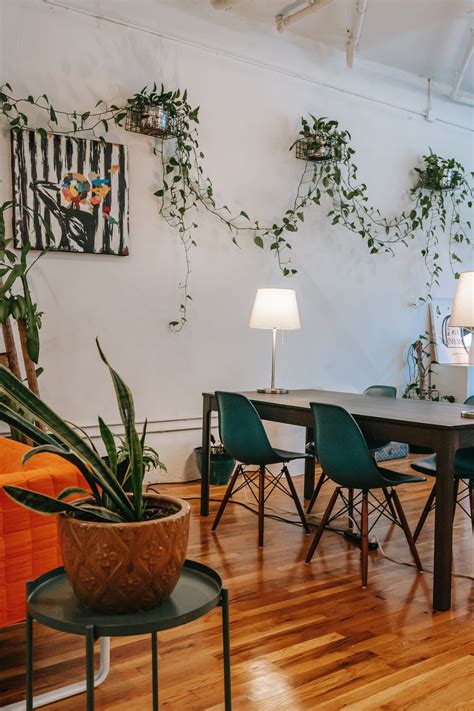 Tips For Choosing The Right Chairs For Your Dining Area