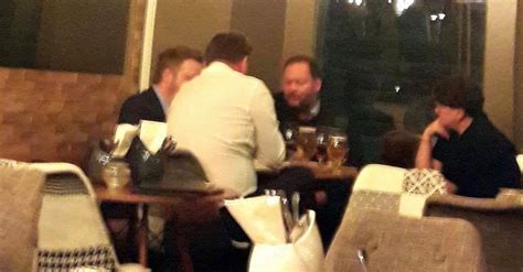 Sex þingmenn Ganga Inn á Bar Heimildin