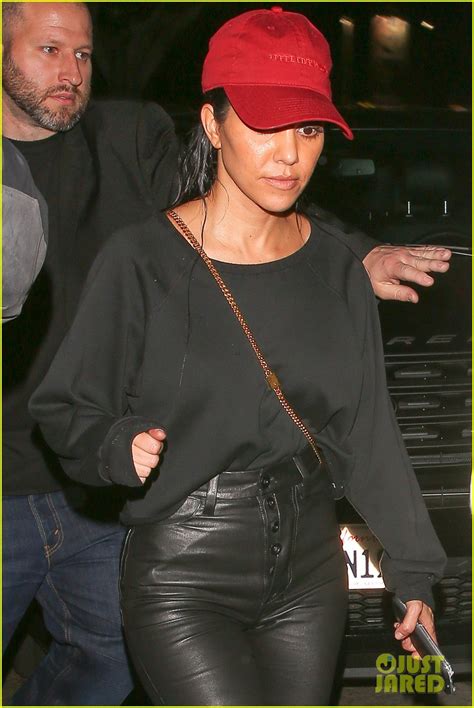 Justin Bieber Parties With The Kardashians After La Show Photo