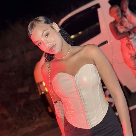 Jaki Gomes Jaki Neila • Threads Say More