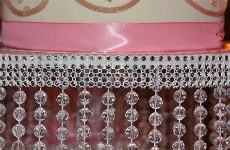 무료 이미지 벽 무늬 식품 갈색 커튼 교수형 담홍색 디저트 케이크 덮는 천 직물 미술 착빙 장식적인 주름 빛나는 주변 반사광 연어 색깔