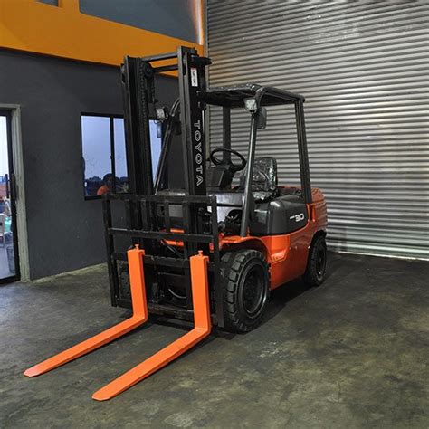 02 Toyota 3 Ton Diesel Forklift 7fd30 For Sale Malaysia