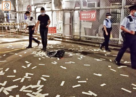 港媒：有人收押所外撒纸钱挑衅，惩教署署长下令黑豹部队进驻，誓铲平黑恶势力