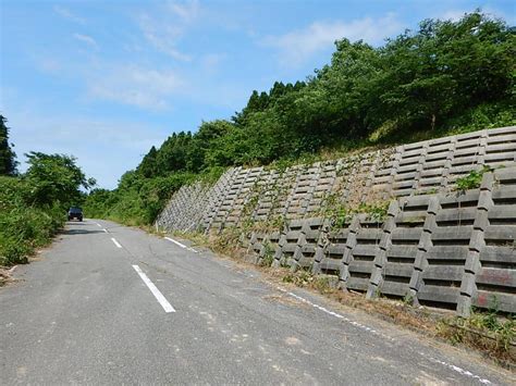 井桁擁壁にアンカー工配置 万代エンジニアリング：斜面防災＆地質調査：石川富山福井長野岐阜