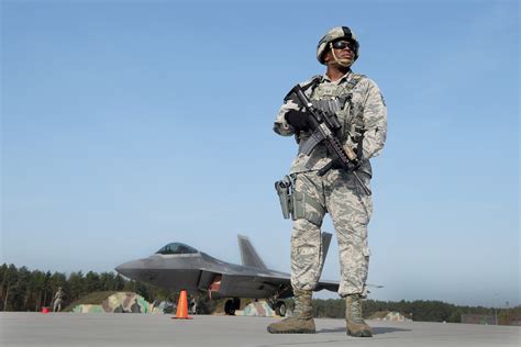 Us Air Force F 22 Raptors Forward Deploy To Poland Royal Air Force