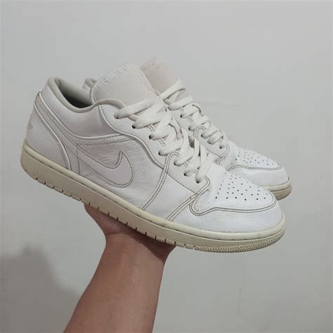 J1 Low Triple White 27 Cm On Carousell