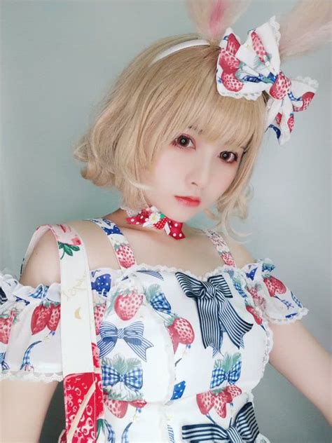 Lolita美少女的ap19草莓sp小裙子，女网友表示买不起 搜狐大视野 搜狐新闻