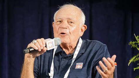 Legendary Red Sox Broadcaster Makes Big Announcement Yardbarker