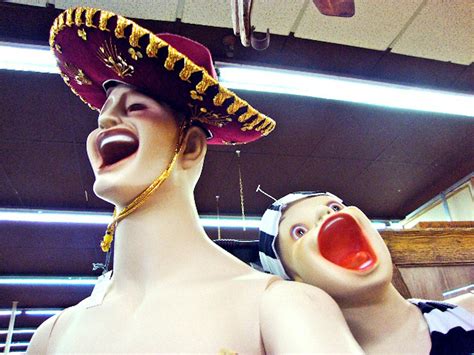 21 Creepy Mannequins That Will Haunt Your Dreams Until The End Of