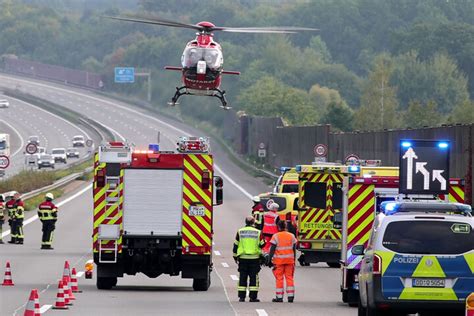 Schwerer Unfall Auf A4 Bei Frankenberg Autobahn Dicht