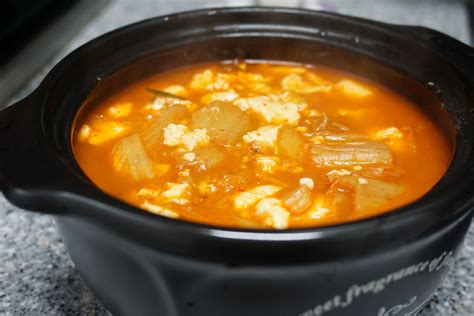 매콤얼큰 김치 순두부찌개