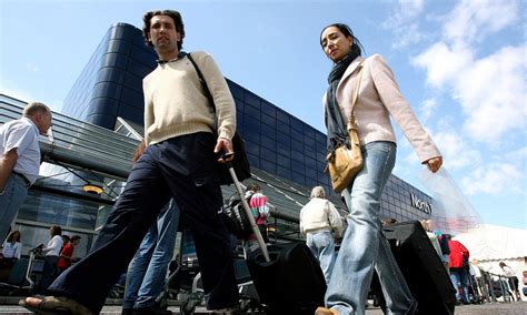 Passengers At Gatwick Airport Face Long Walk Daily Mail Online