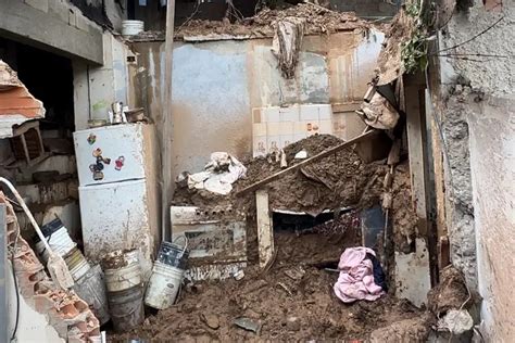Madre E Hija Murieron Tapiadas Tras Derrumbe En Caricuao
