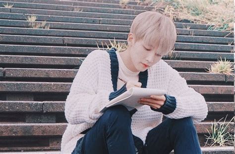 Pin By Alexandra Henderson On My Favourite K Pop Boygroups Kpop